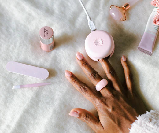 Minimalist nails: less is more for manicure designs – Le Mini Macaron ...